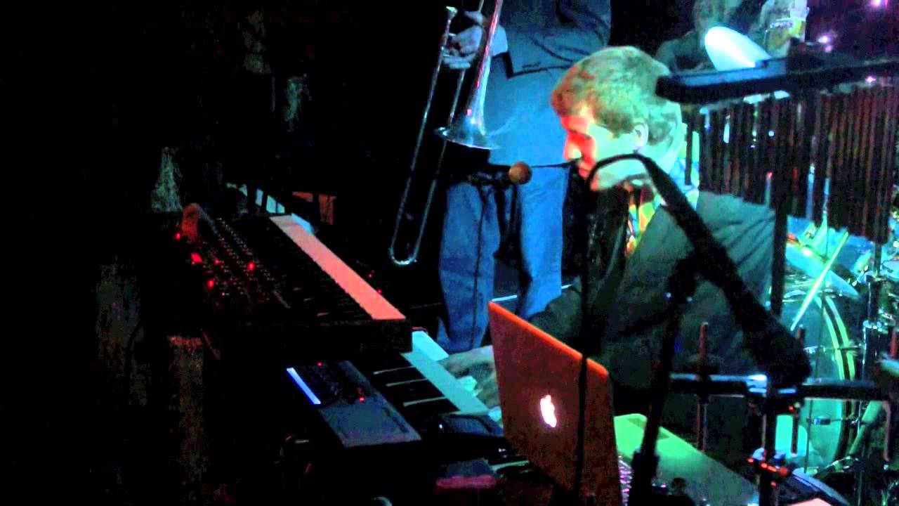 Carl Hudson & the Digisoul Band - Languid Squid (Live at Madame Jojos ...