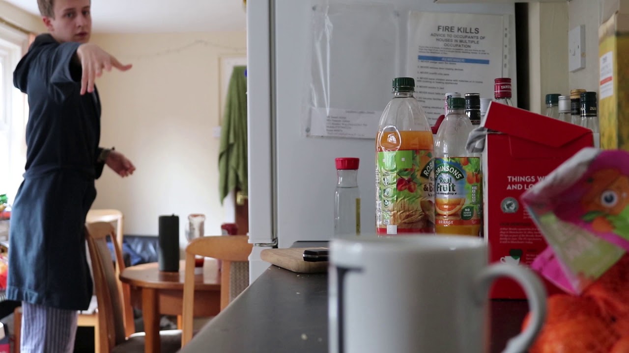 throwing a teabag in a mug edit - YouTube