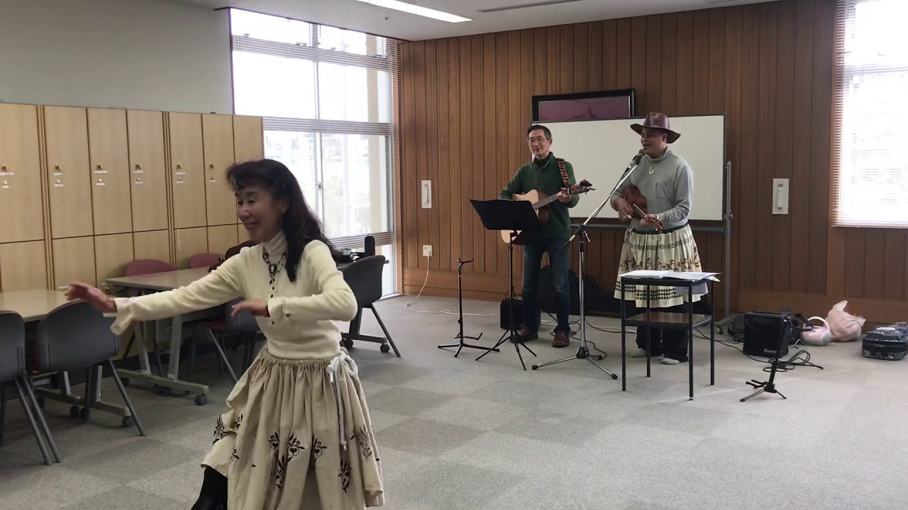 Noho Paipai hula dance Nagoya Japan ukulele by Hawaiian David Kawika ...