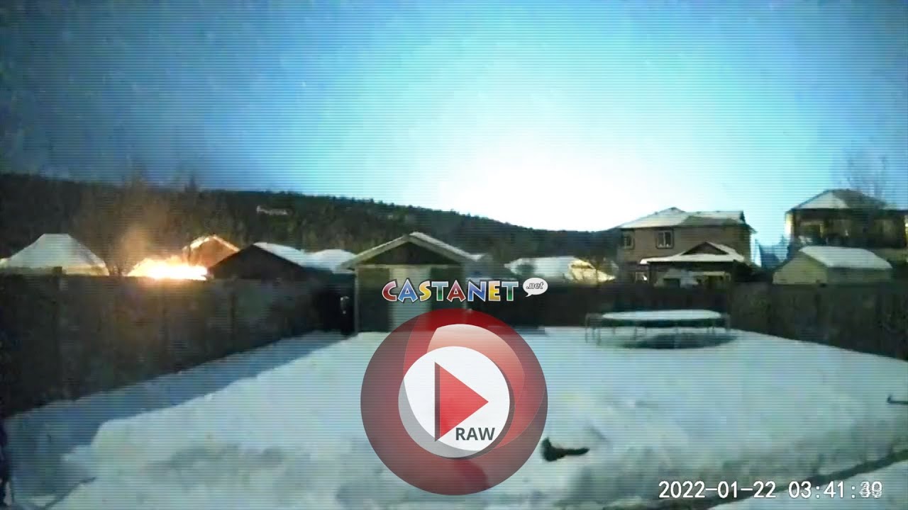 Strange light bursts caught on doorbell camera - YouTube