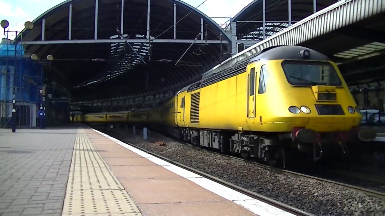 Network Rail HST 43014 and 43062 passing Newcastle - YouTube