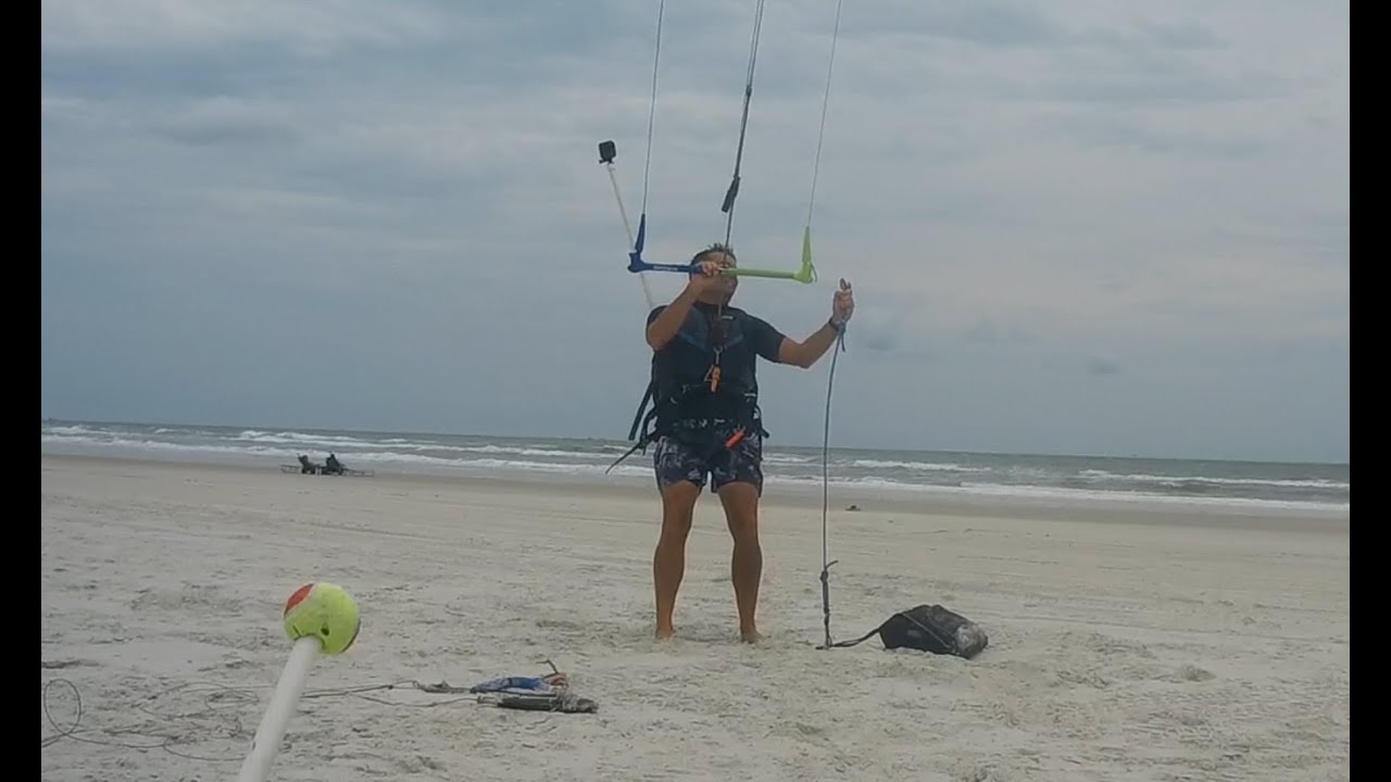 Self landing a 15 meter foil kite in 12 to 15 mph winds - YouTube