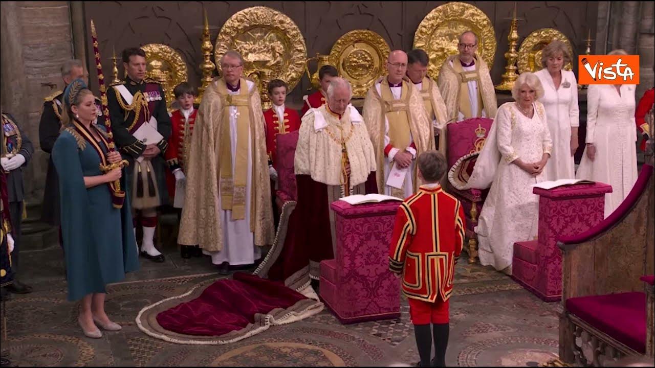 Re Carlo III incoronato a Westminster: "Sono qui per servire, non per essere servito ...