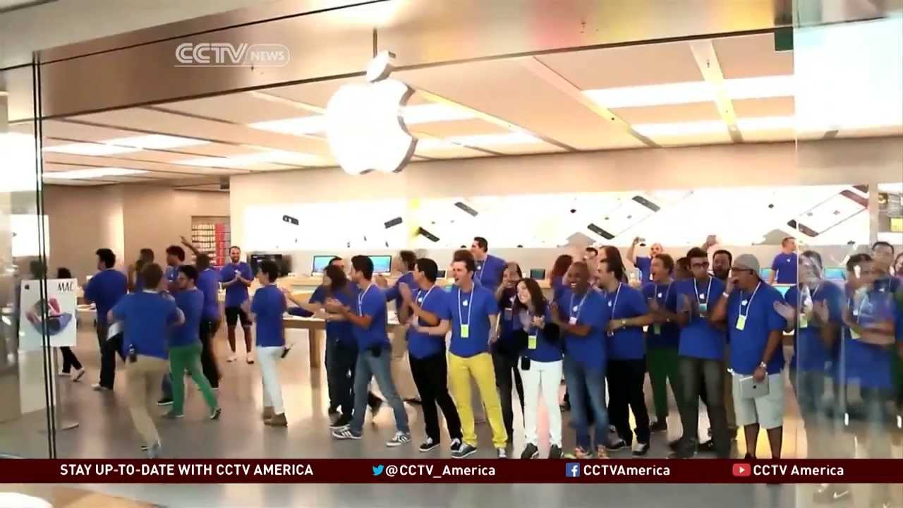 First Apple Store in Brazil - YouTube