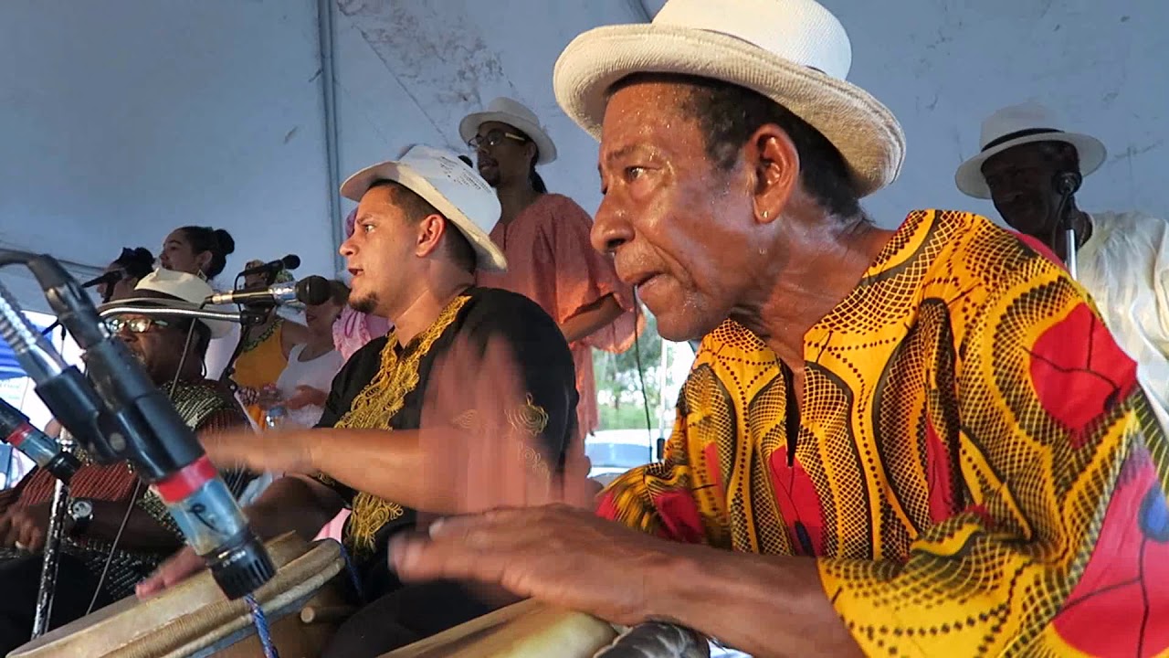 La pasion de Jesus Cepeda al tocar el barril de Bomba - YouTube