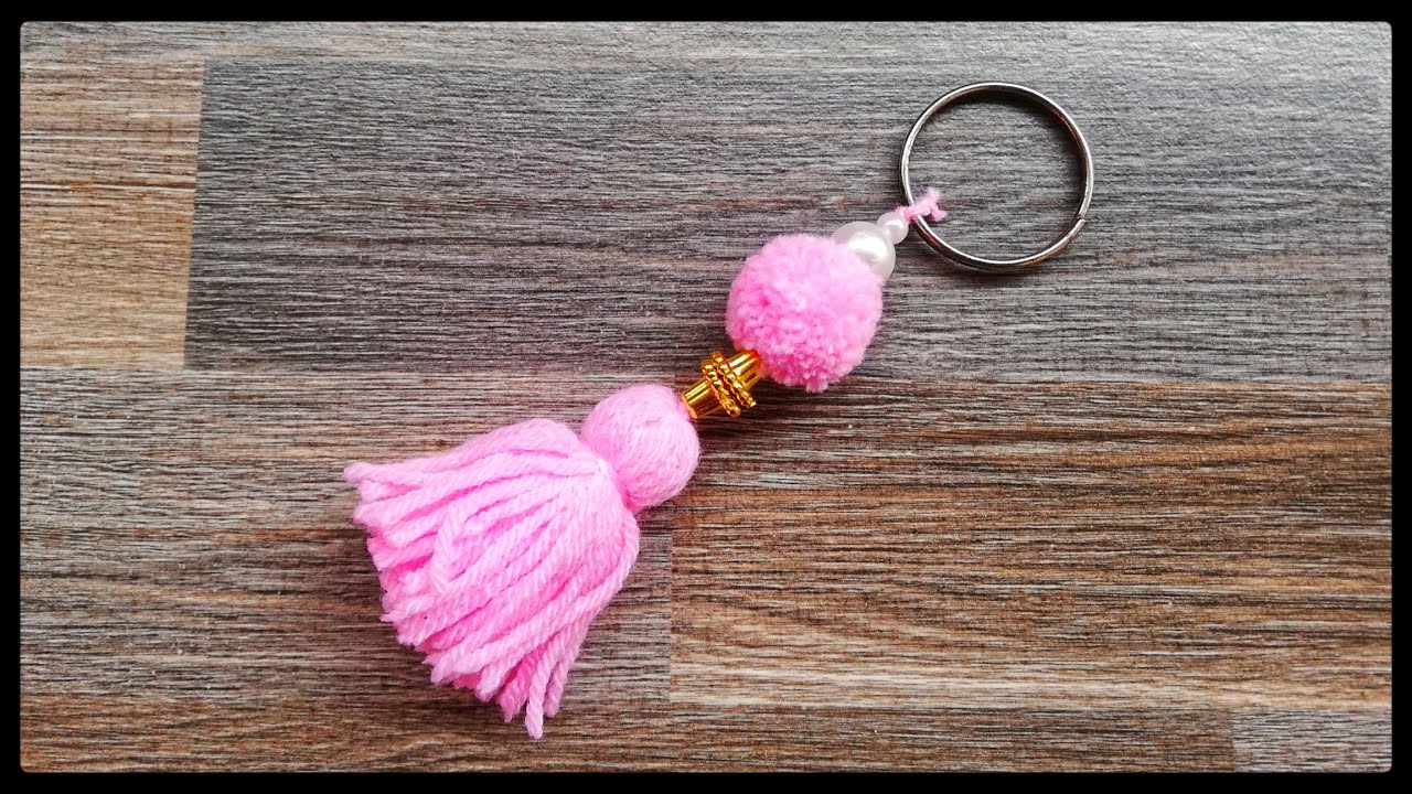 DIY | Woolen Thread Keychain Making | Pompom Crafts | Woolen Craft ...