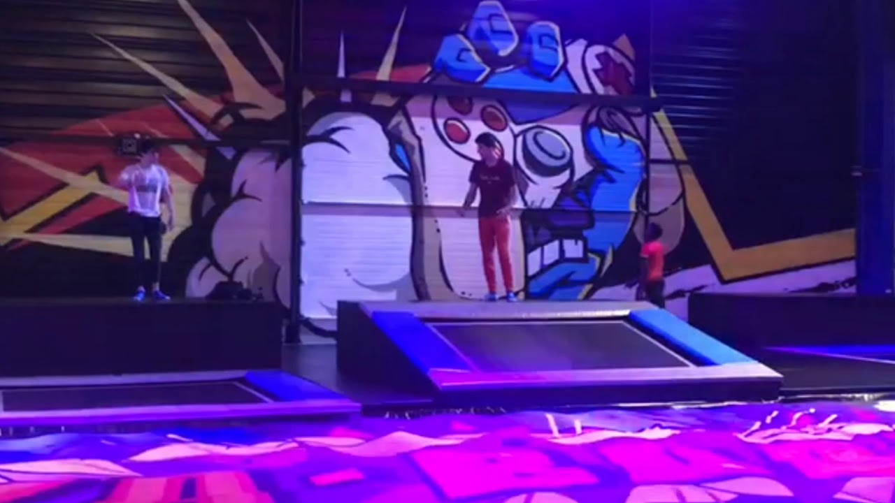 Trampoline park Superfly de Alfortville - YouTube