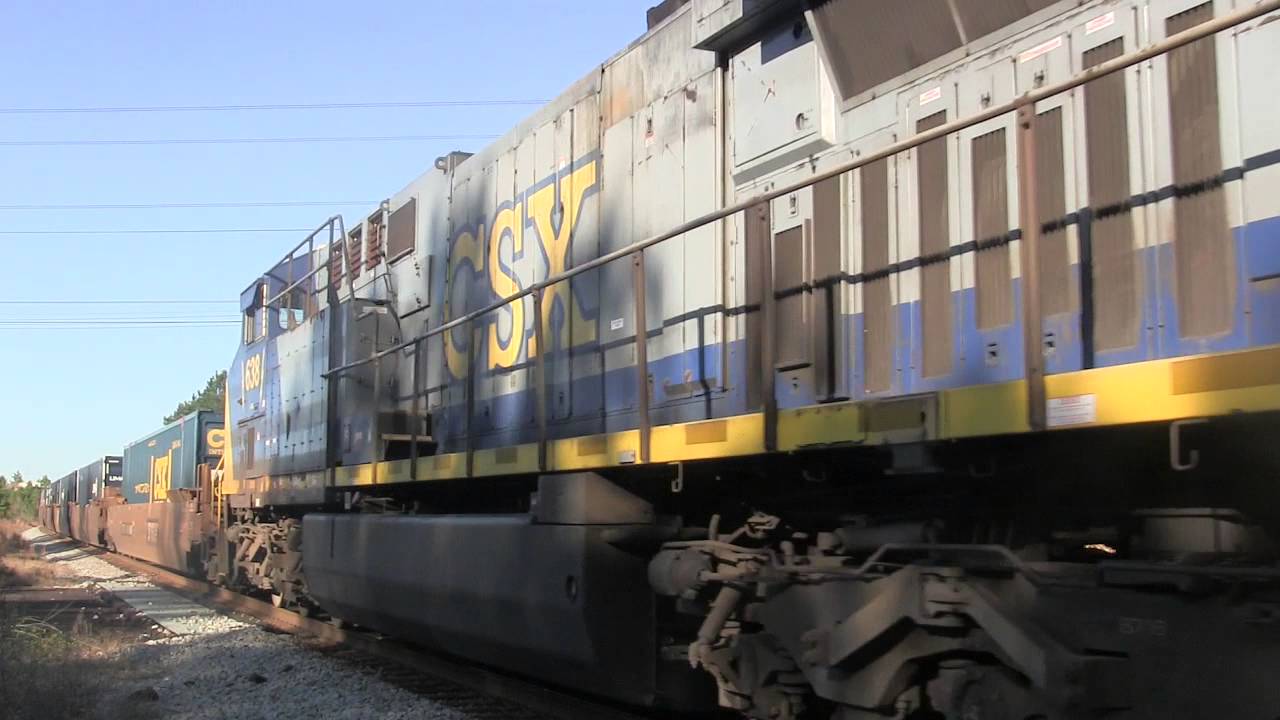CSXT Q141 or Q121?? Crossing from one to two at N. Collier - YouTube