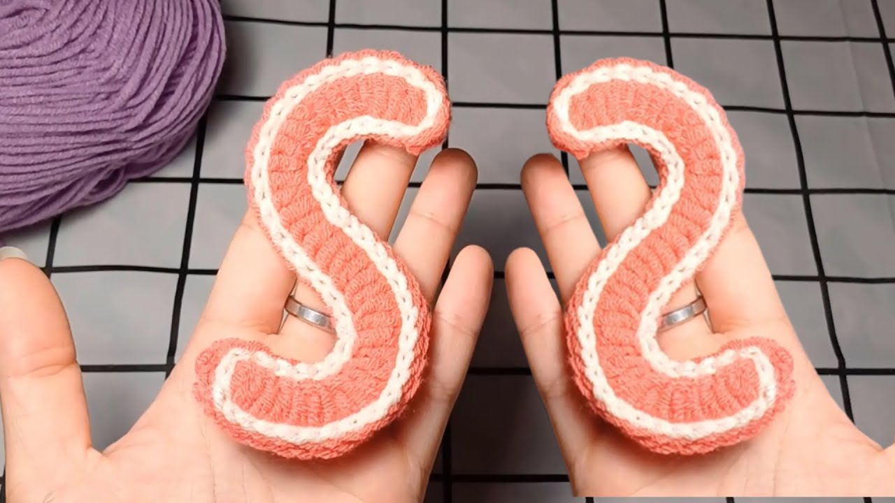 How To Crochet The Letter S Keychain Crochet, Super Easy, Very Useful ...