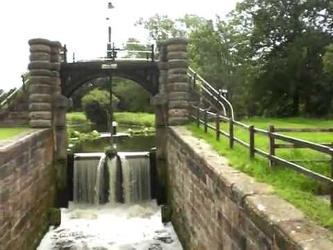 Vale Royal Locks... Cheshire. - YouTube