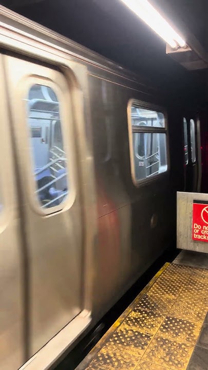 R160 F train arriving at 42nd Street-Bryant Park - YouTube