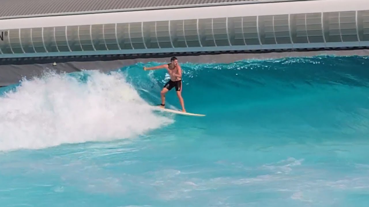 JON VLOGS E NAKA SURFANDO NA PISCINA DE ONDAS NO SUBATHON! - YouTube