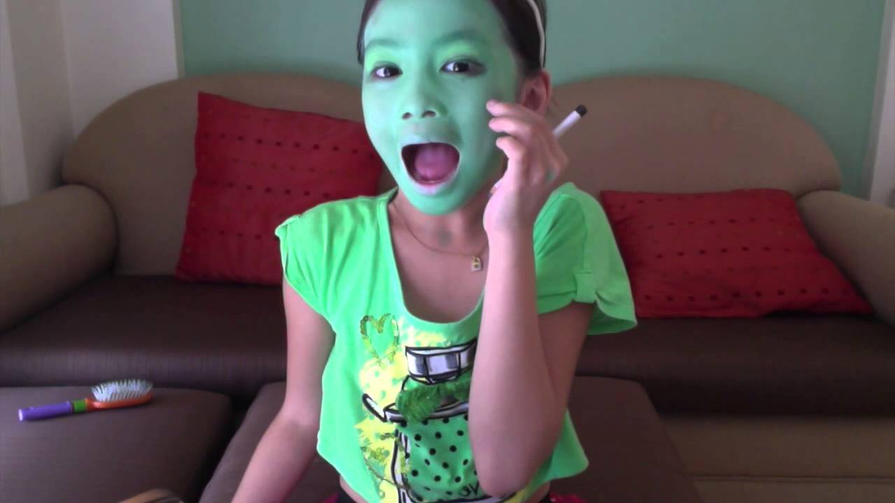 Disgust Make Up Tutorial by Sophia - YouTube