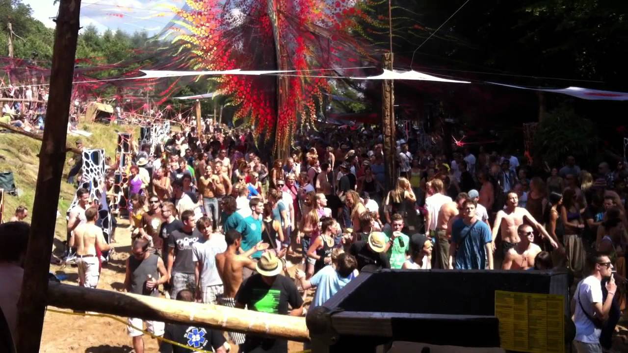 Vitor Falabella & Max Grillo @ Wonderland Festival 2012 Germany - YouTube