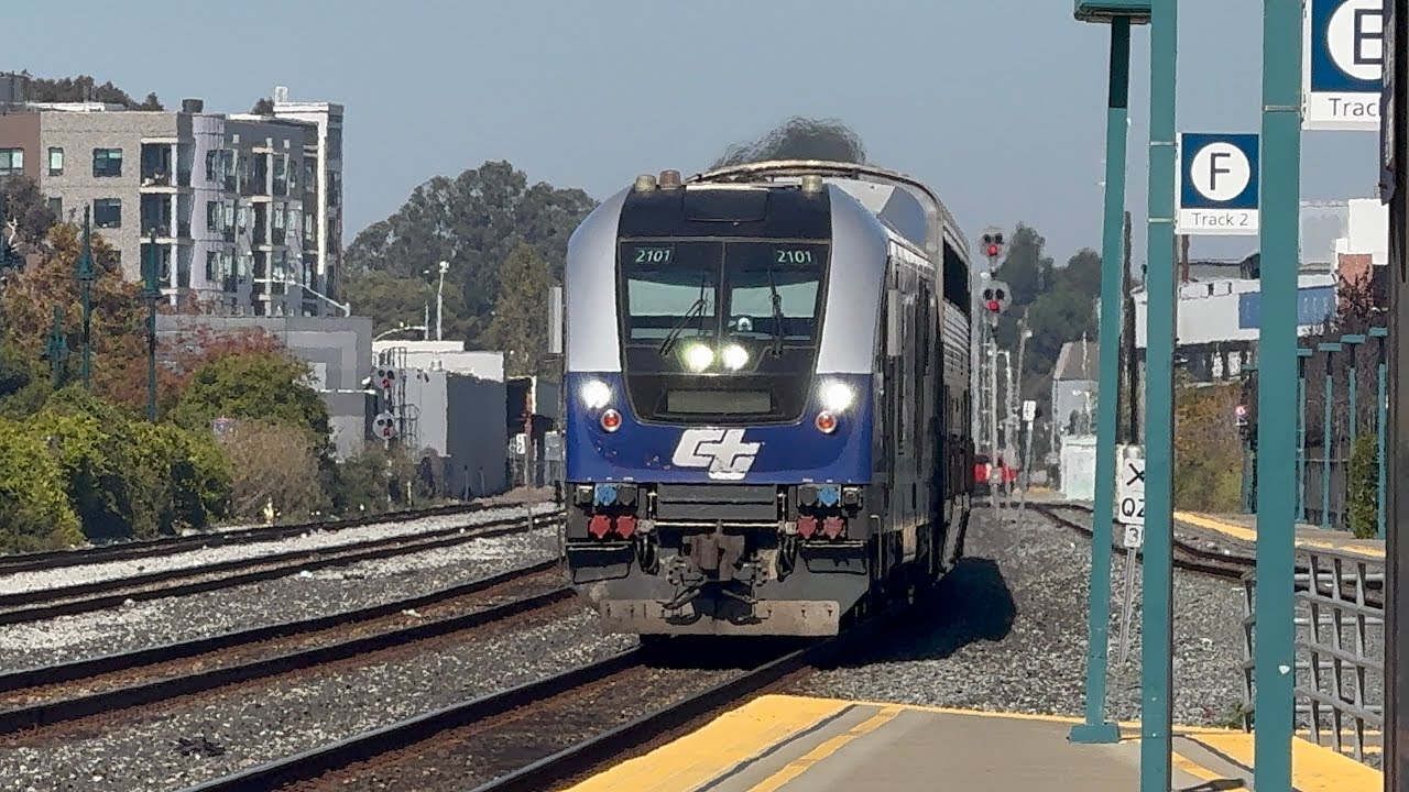 Amtrak Capital Corridor #537 Train at Emeryville Amtrak Station in ...