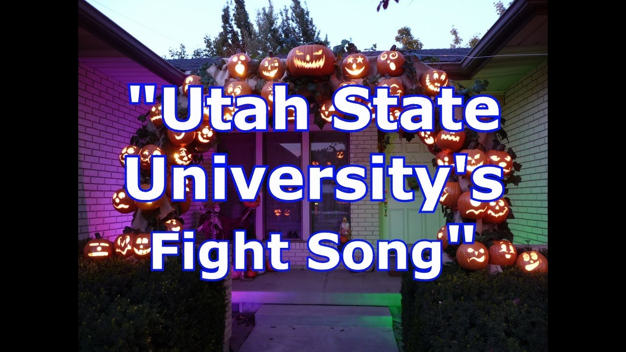 USU Fight Song - Jack-o-Lantern Arch - Halloween 2013 - YouTube