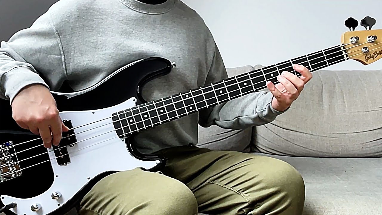 Colin Greenwood has created one of the most INTENSE bass lines of ALL ...