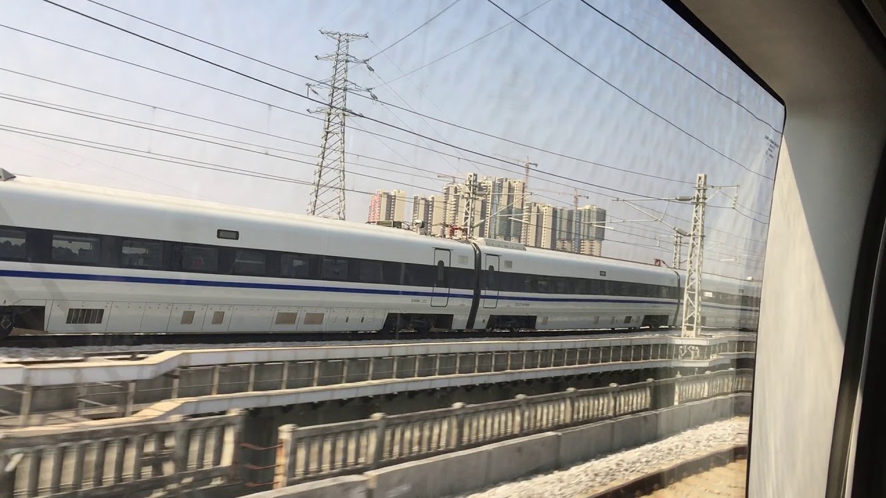 京廣高鐵(CRH-380B)與南廣鐵路(CRH-1A-A)列車並排而行 - YouTube