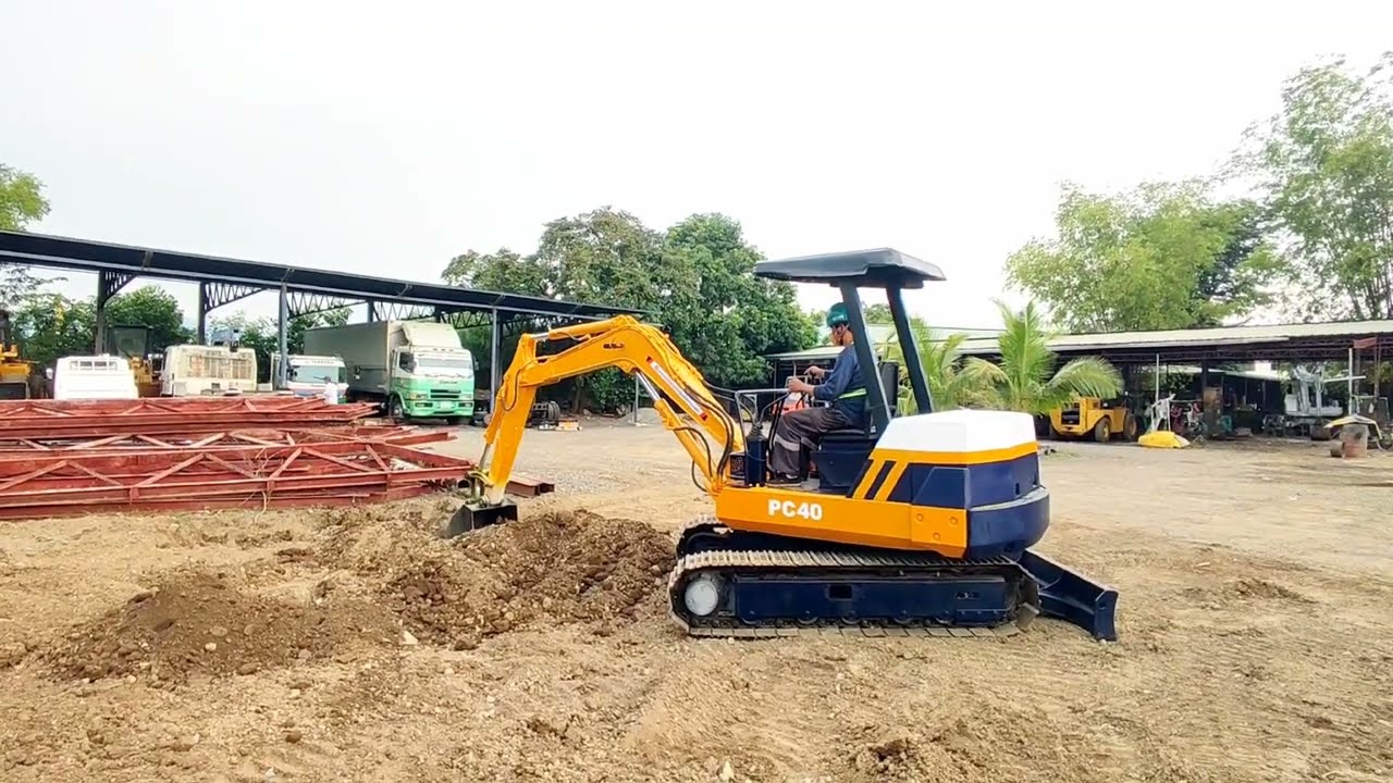 BACKHOE KOMATSU PC40 6 ACTUAL PERFORMANCE - YouTube