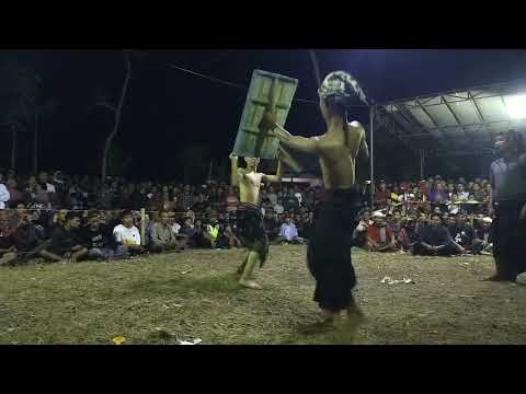 PEPADU YANG MEMBUAT SEMUA PENONTON TERPUKAU DI ARENA PERESEAN DESA SETUTA.!!!