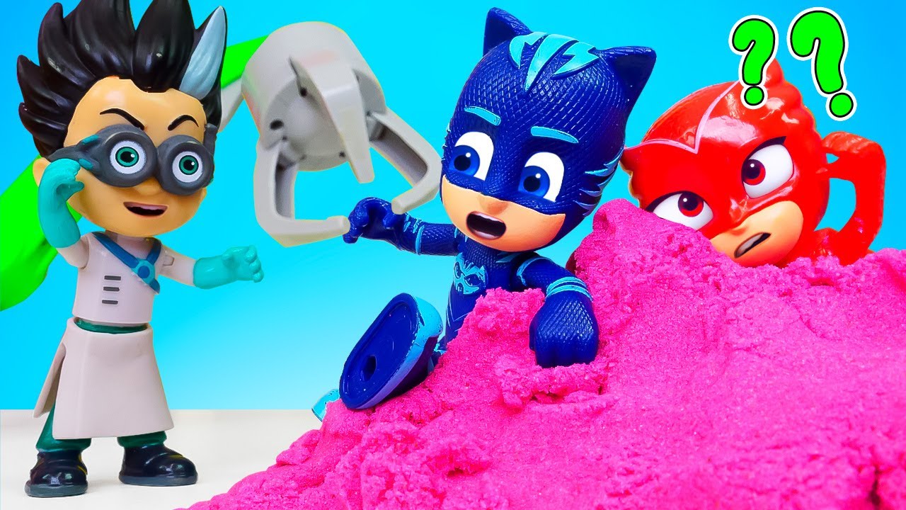 Roméo enferme les Pyjamasques dans les châteaux de sable! Jeux avec ...