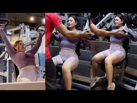 Renna dyana olahraga sambil duduk 