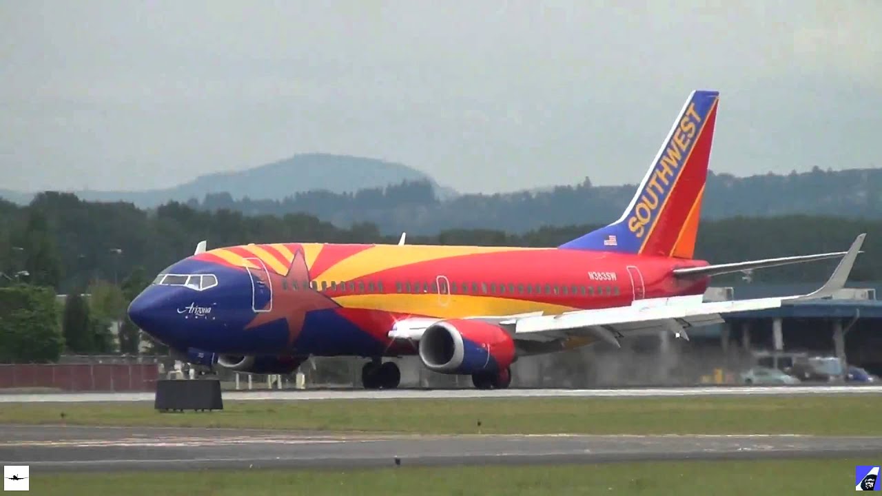 Southwest "Arizona One" N383SW 737-300 Slo-mo Landing PDX - YouTube