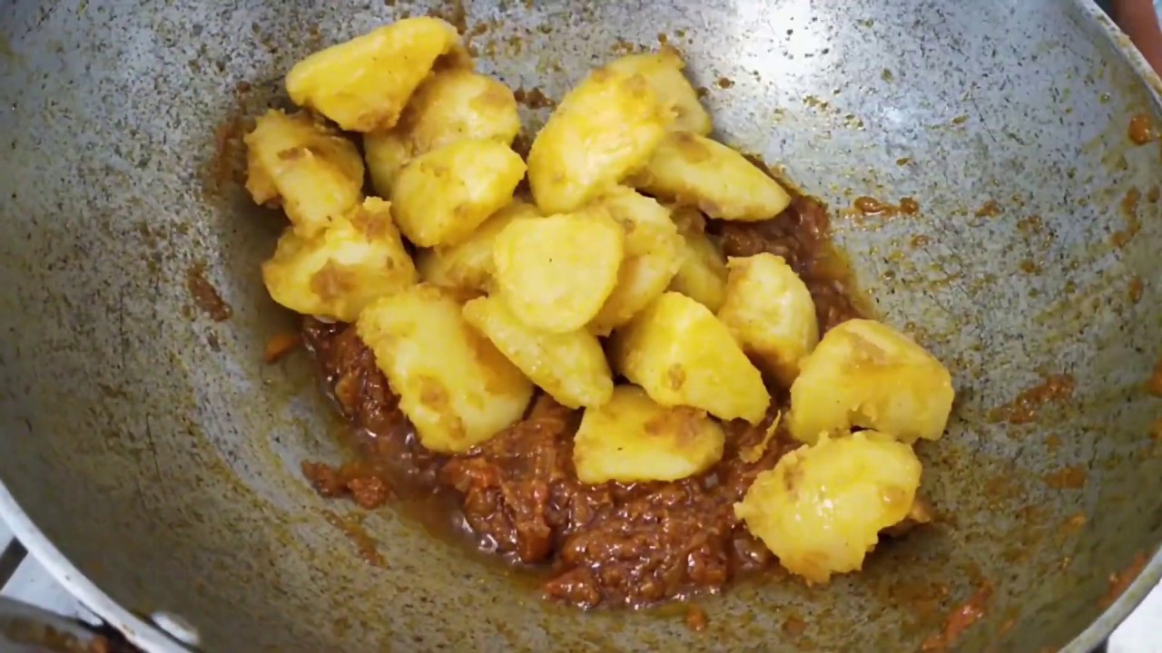 Aloo Kasa | Aloo Masala | How to Make Aloo Kasa - YouTube