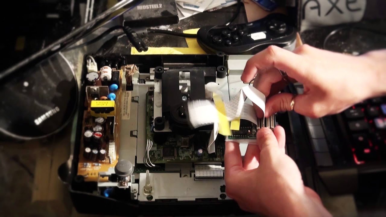 Tuto - La pose de modchip/puce facile sur Sega Saturn V.2.1/1.3 - YouTube