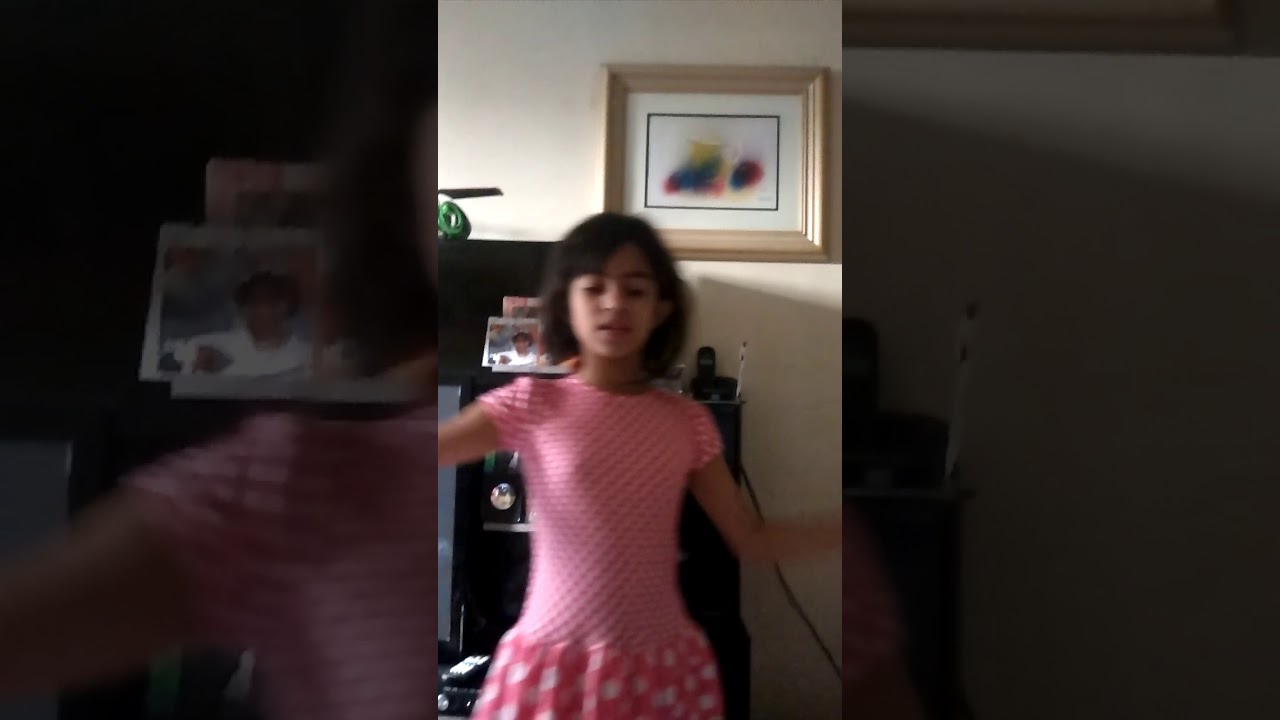 Maria dançando - YouTube