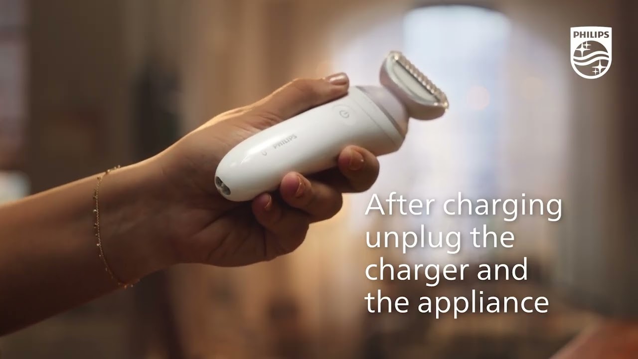 Lady Shaver Series 8000 Cordless shaver with Wet and Dry use - YouTube