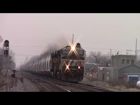 12/7/22 Waterloo, IN; NS 4031 leads the sand train west - YouTube