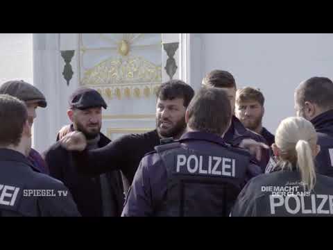 Ashraf Rammo schreit Polizei an "Ashraf Rammo gegen Polizei". - YouTube