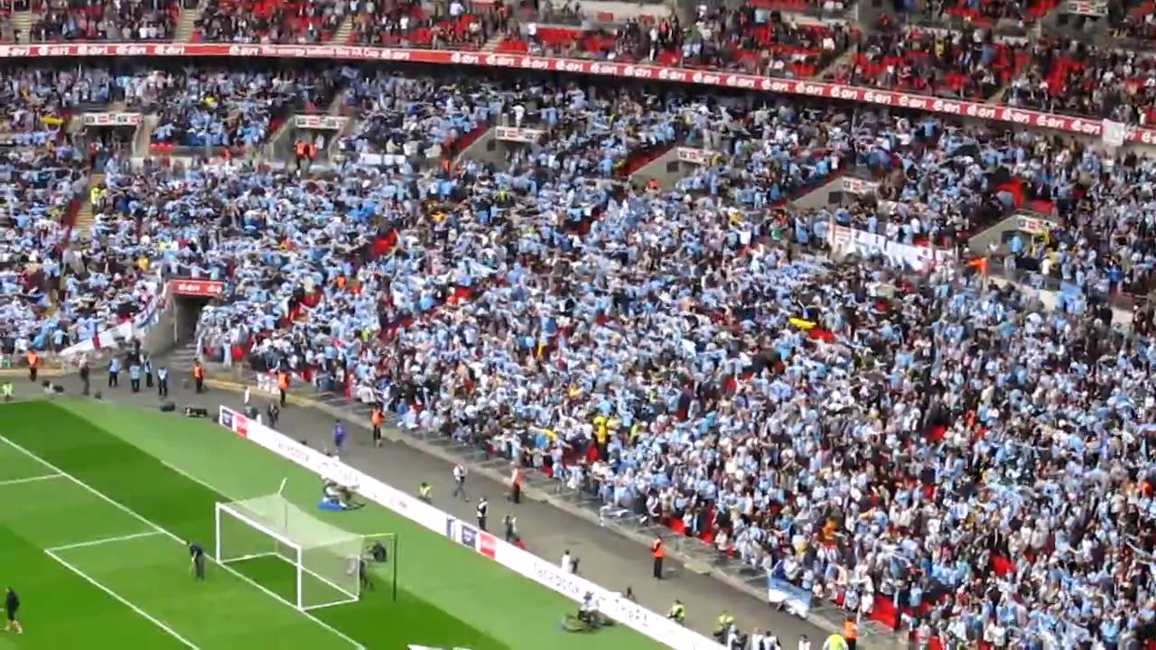 MCFC - The Poznan, Wembley style! - YouTube