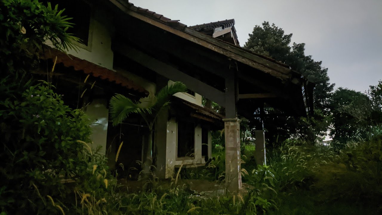 🔴 Rumah Angker Hantu Kepala Wanita Tanpa Badan (L34K) - YouTube