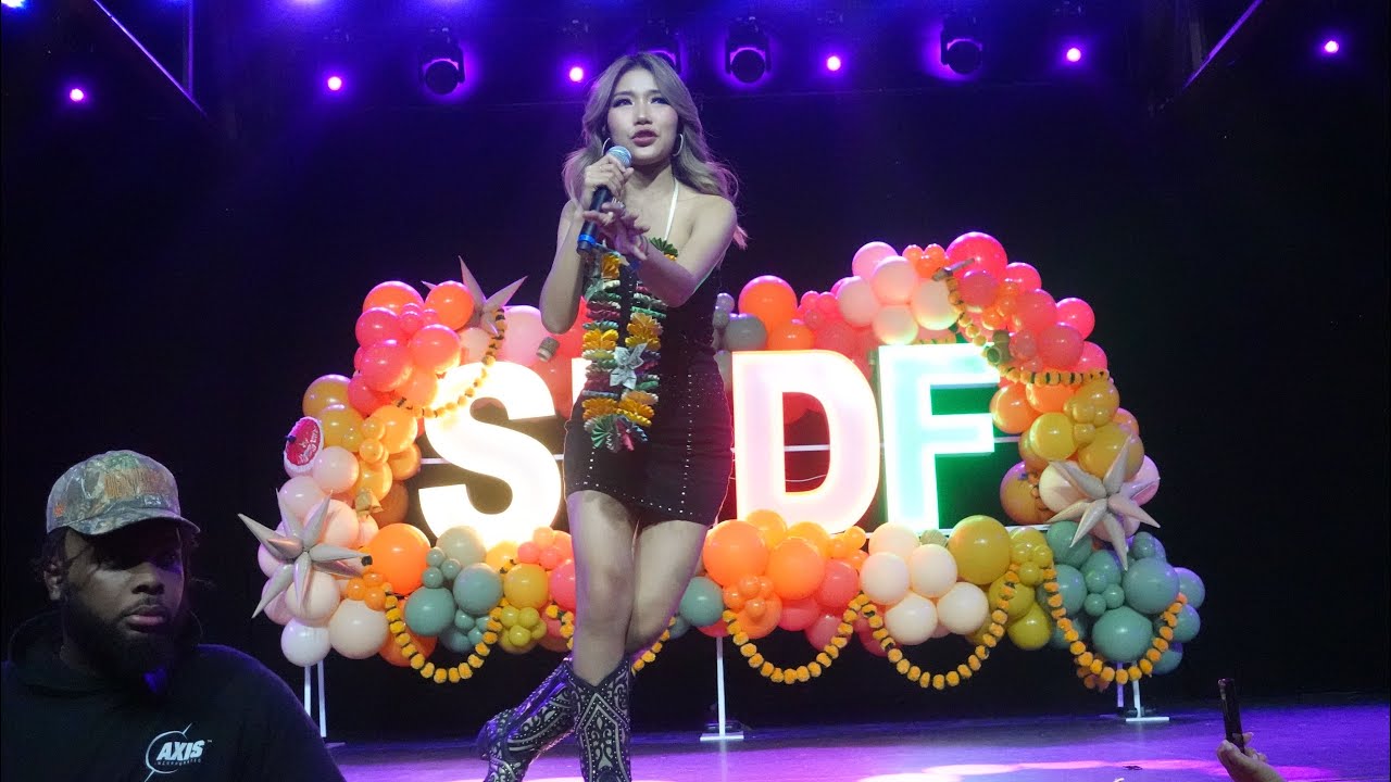 All day all night at Tennessee Sabaidee Fest tour #Thinlamphone - YouTube