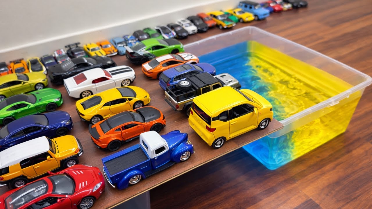 Various Diecast Model Cars Crashing Into The Blue Water - YouTube