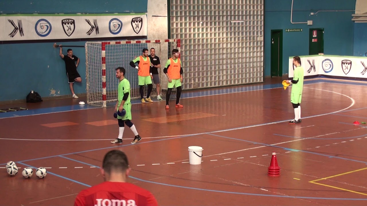 Futsal goalkeepers training - YouTube