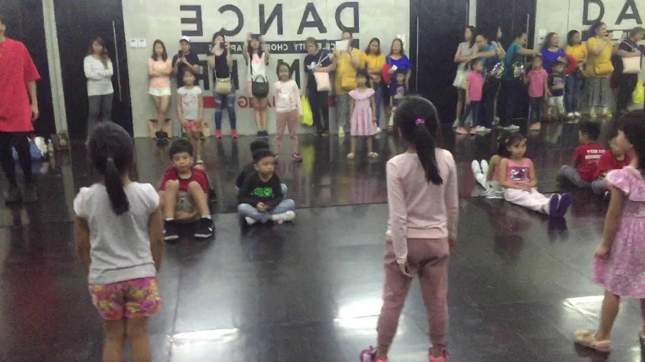 Kids dance class with Ishii(G-force dance center) - YouTube