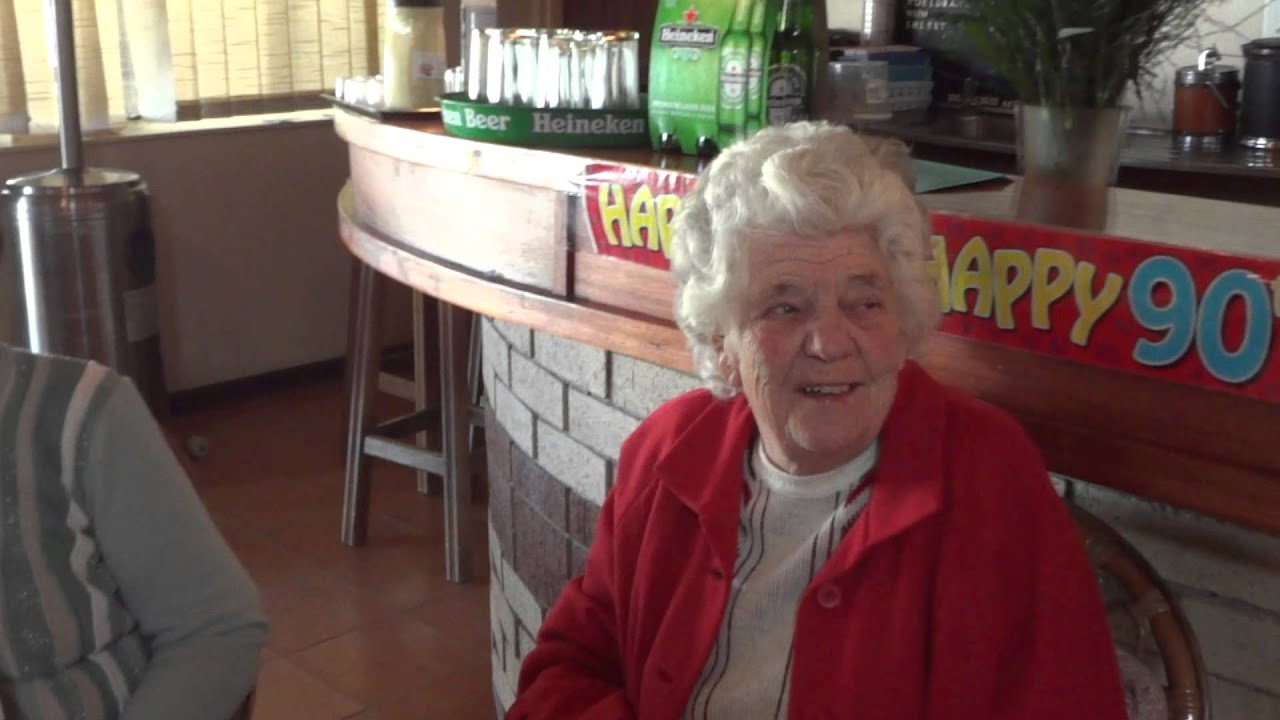 Oma Party 4 - YouTube