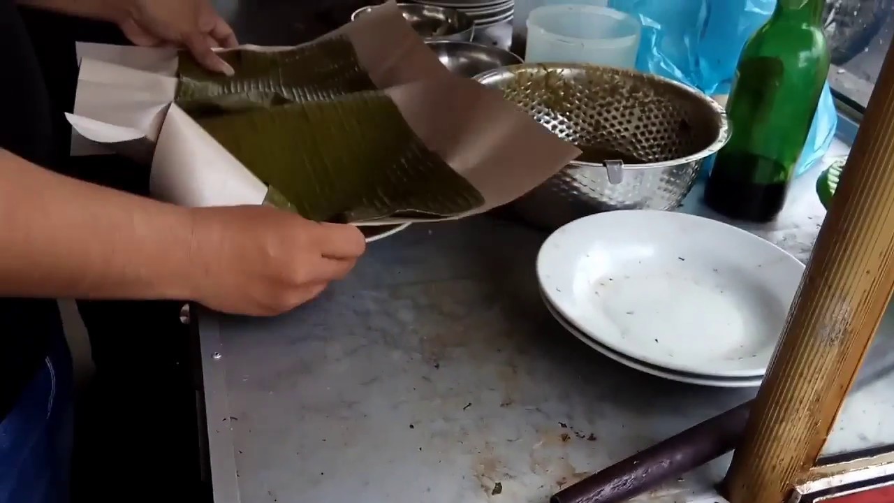 LEZAT ! Mie Kocok 'Awak Awai' Sigli - YouTube