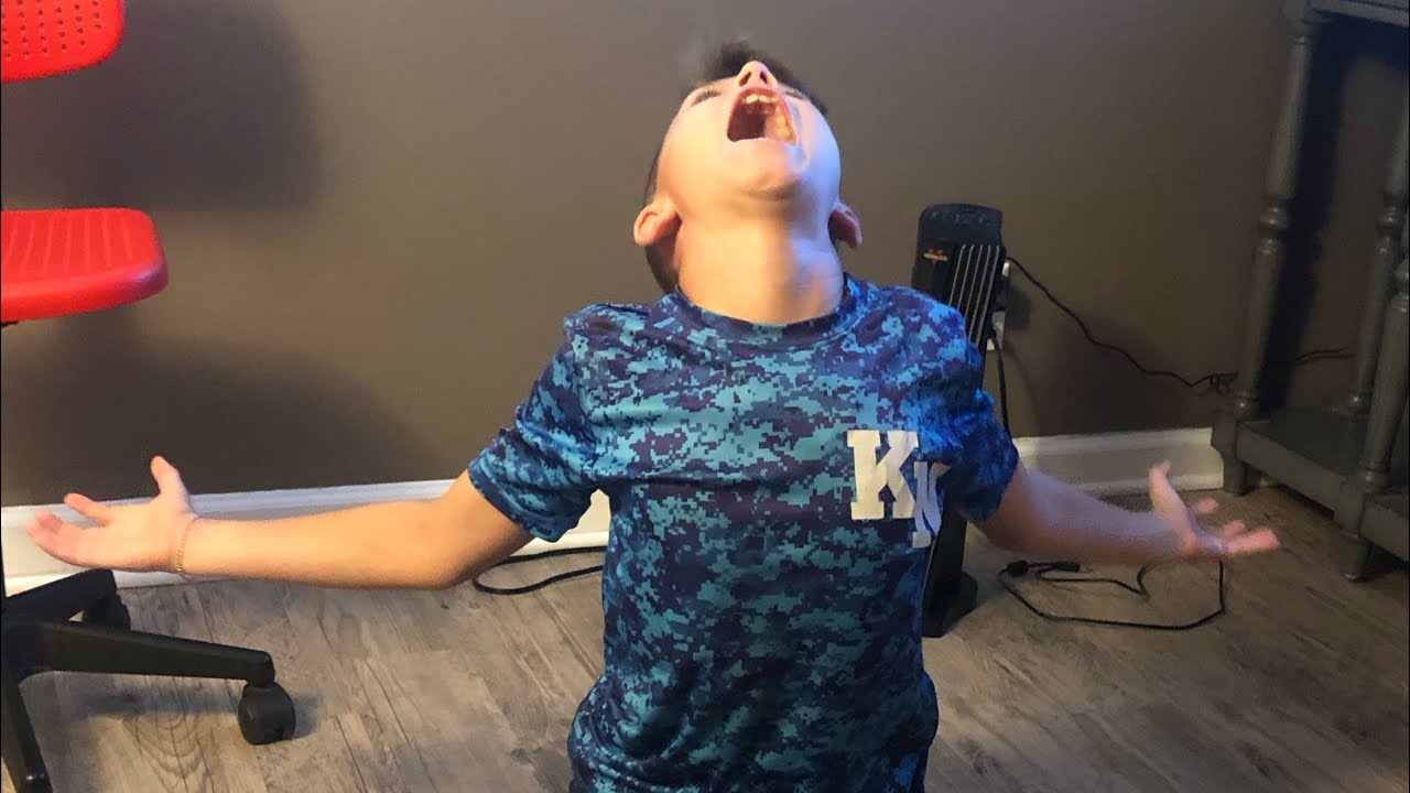 Kid doesn’t get the vbucks in fortnite what will happen next will shock ...