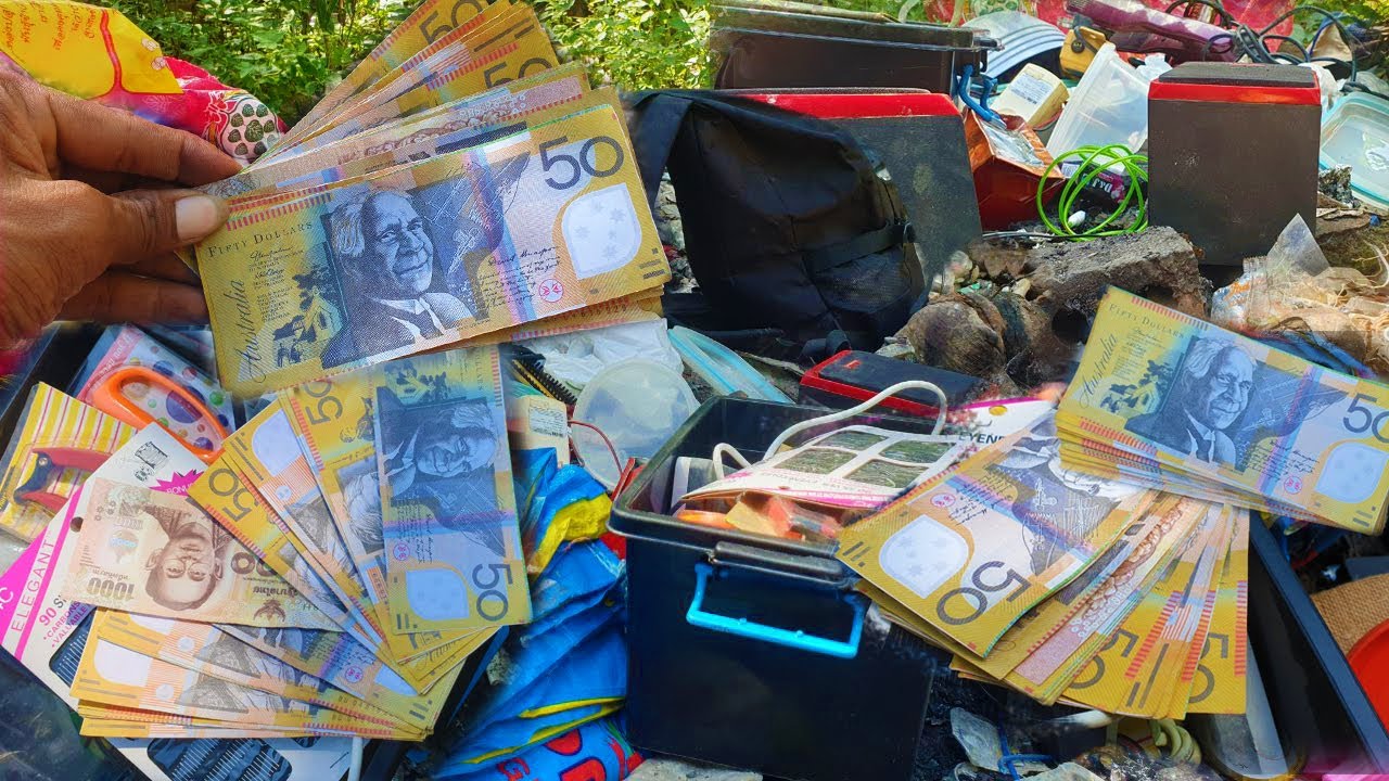 Lucky lucky day! found new thing & old restore, money $$ on the land ...