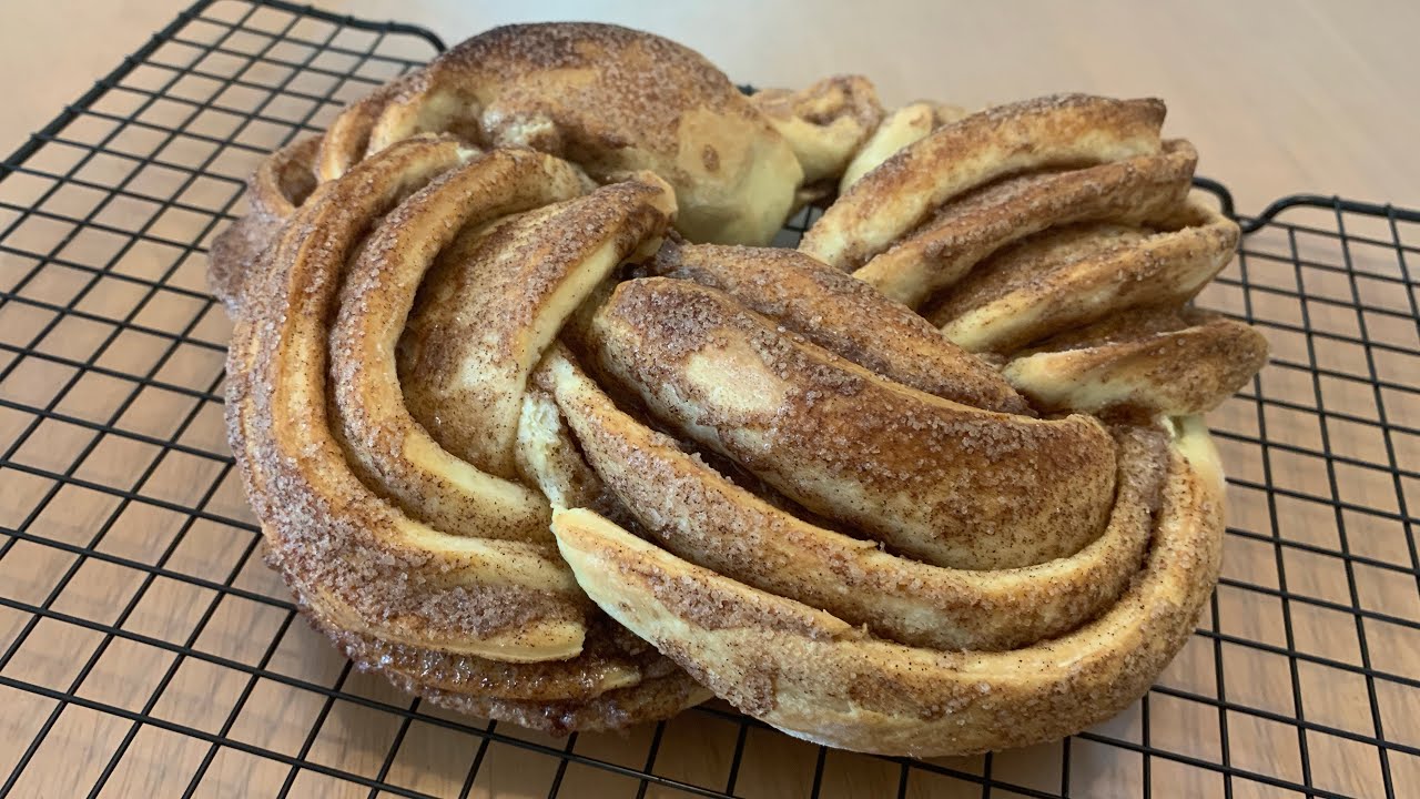 Cinnamon Braid Bread | Estonian Kringle - YouTube