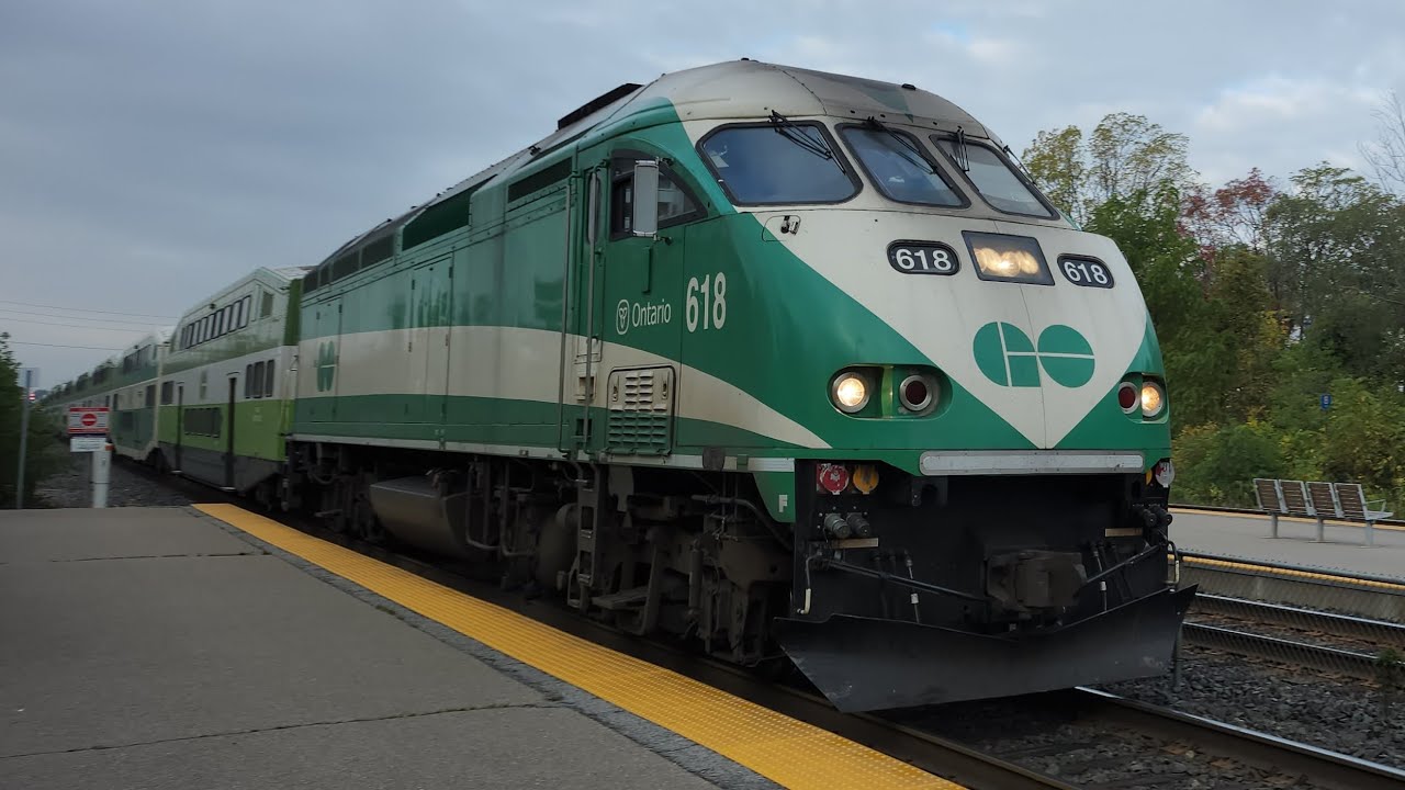 (11 Minutes Late) GO 1960 (Niagara Express) - 618 With 352 At Port ...