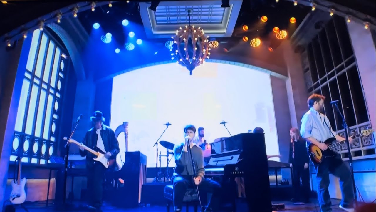 Vampire Weekend: Gen-X Cops (Live) - SNL - YouTube