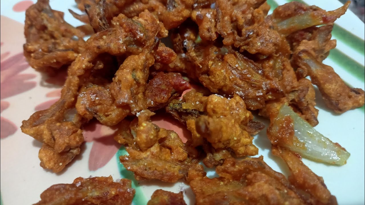 ବର୍ଷା ପାଗକୁ ପିଆଜ ପକୁଡ଼ି Piaja pakudi recipe - YouTube