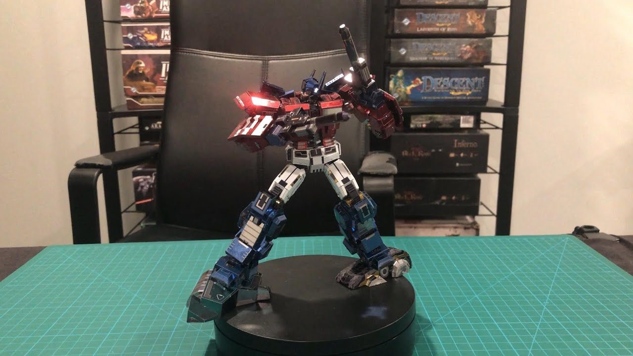 Mu Model IDW Optimus Prime - Part 3 - The Torso, Head, and Final ...