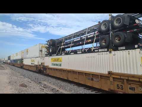 Monster EB BNSF Domestic Intermodal/Port Stack Train In Helendale Ca! #bigbossrailfanner - YouTube