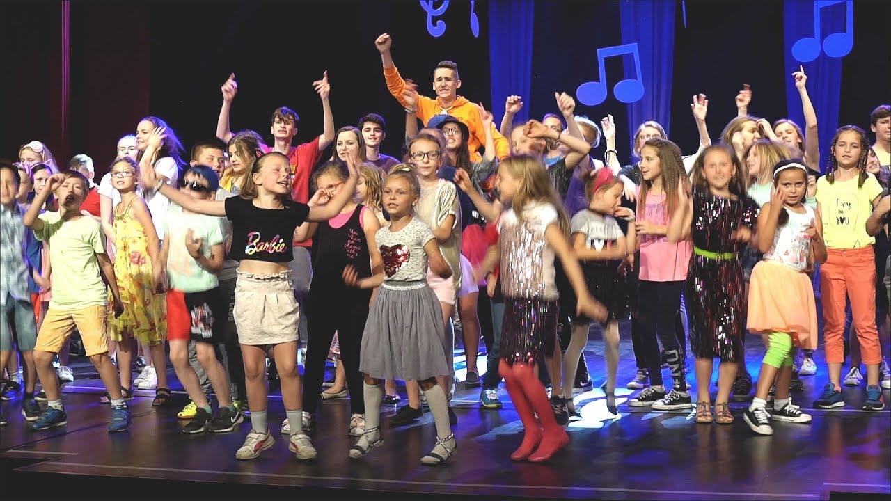 Happy Choir Skłodowska - D.A.N.C.E ( Justice cover) - YouTube